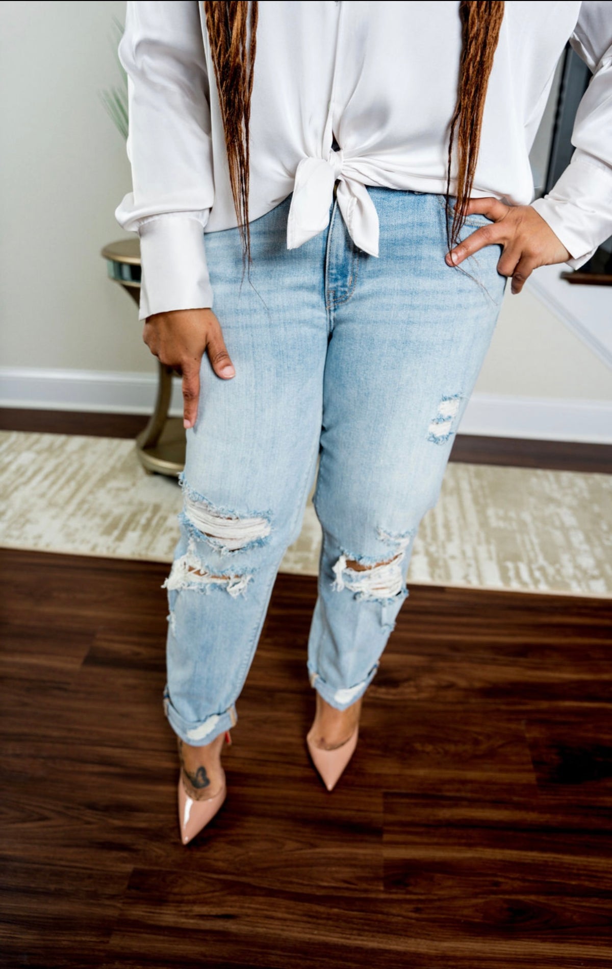Light Distressed Jeans | Pinkthreadz